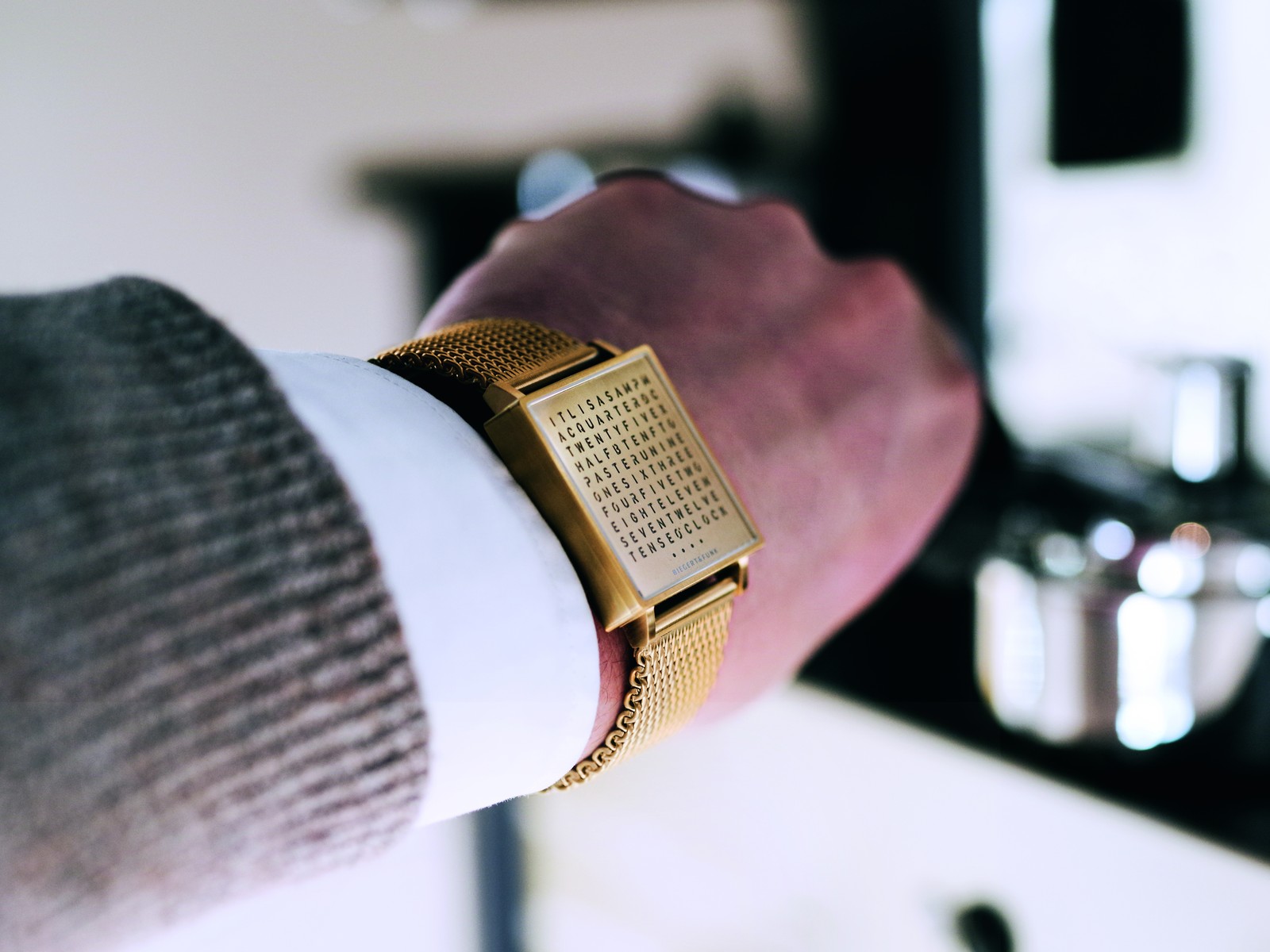 Just letters – QLOCKTWO W by Biegert and Funk - Watchisthis